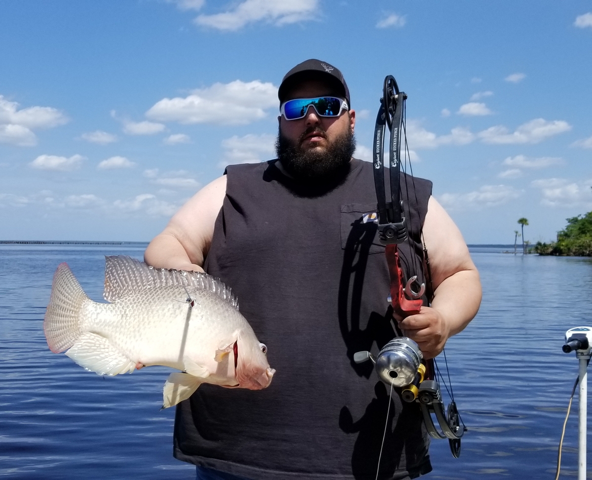 Page 4/4 - Black Tine Outfitters Bowfishing Charters Photo Gallery